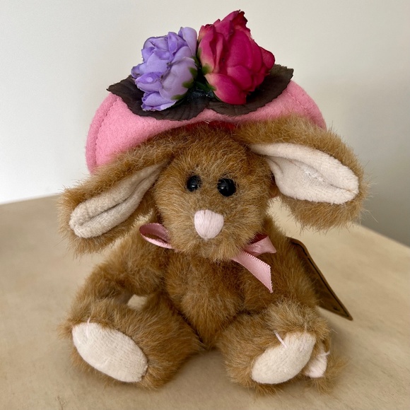 Boyds Bears | Holiday | Boyds Bears Rabbit With Pink Bonnet | Poshmark